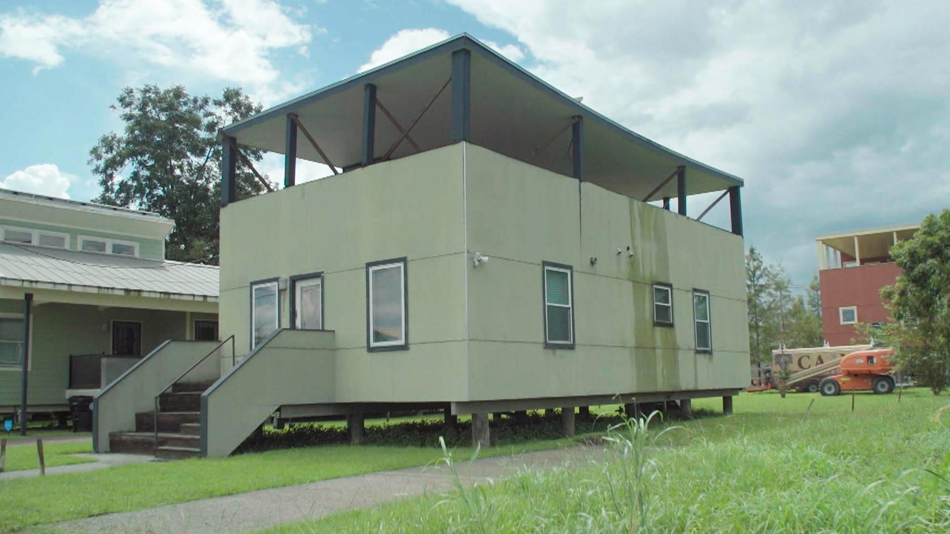 Brad Pitt came to the rescue and built 109 "eco friendly" home ...