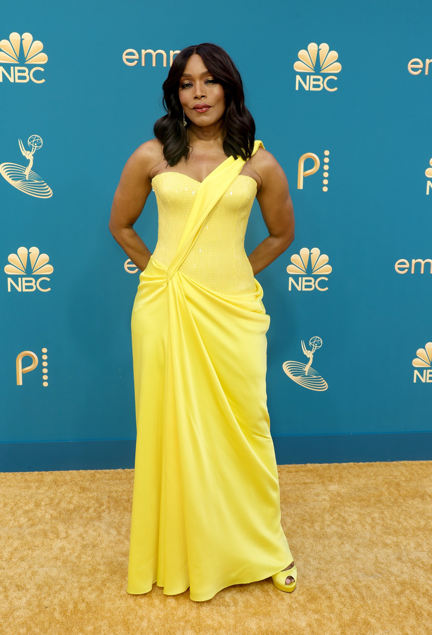 Emmys Live Updates: Wins for Succession, Zendaya, Sheryl Lee Ralph, and ...