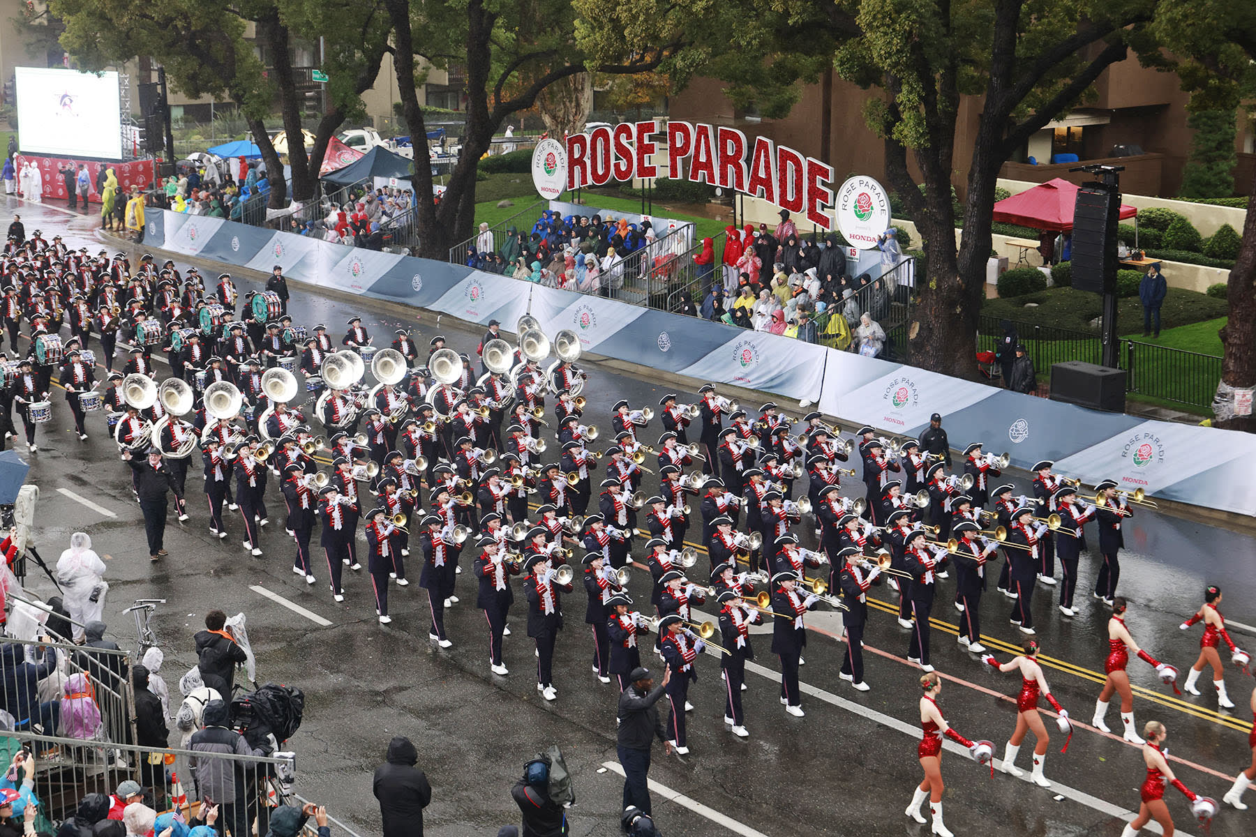 Rose Parade 2026 live updates: Floats, performances, and celebs
