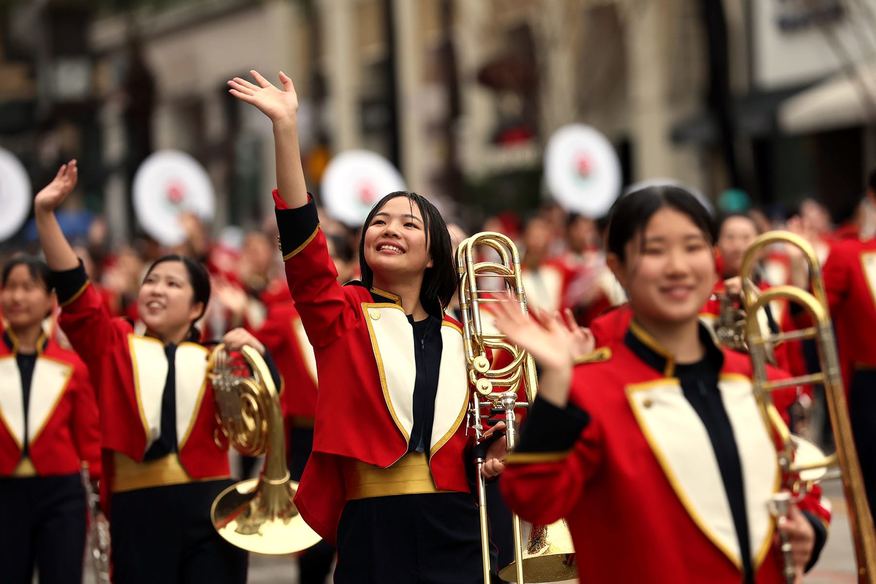 Rose Parade 2026 live updates: Floats, performances, and celebs