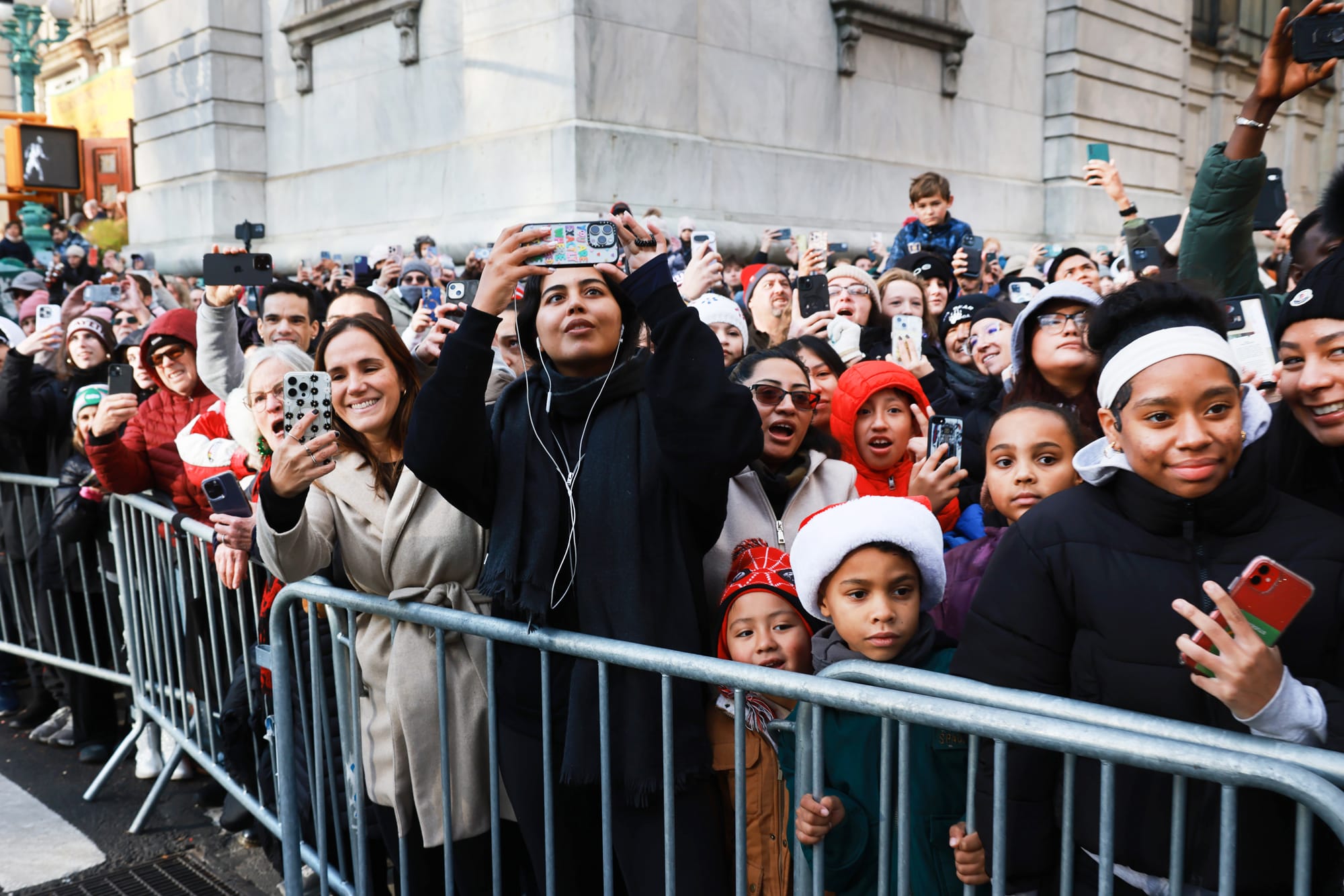 Macy’s Thanksgiving Day Parade 2025 live updates: See photos from NYC ...