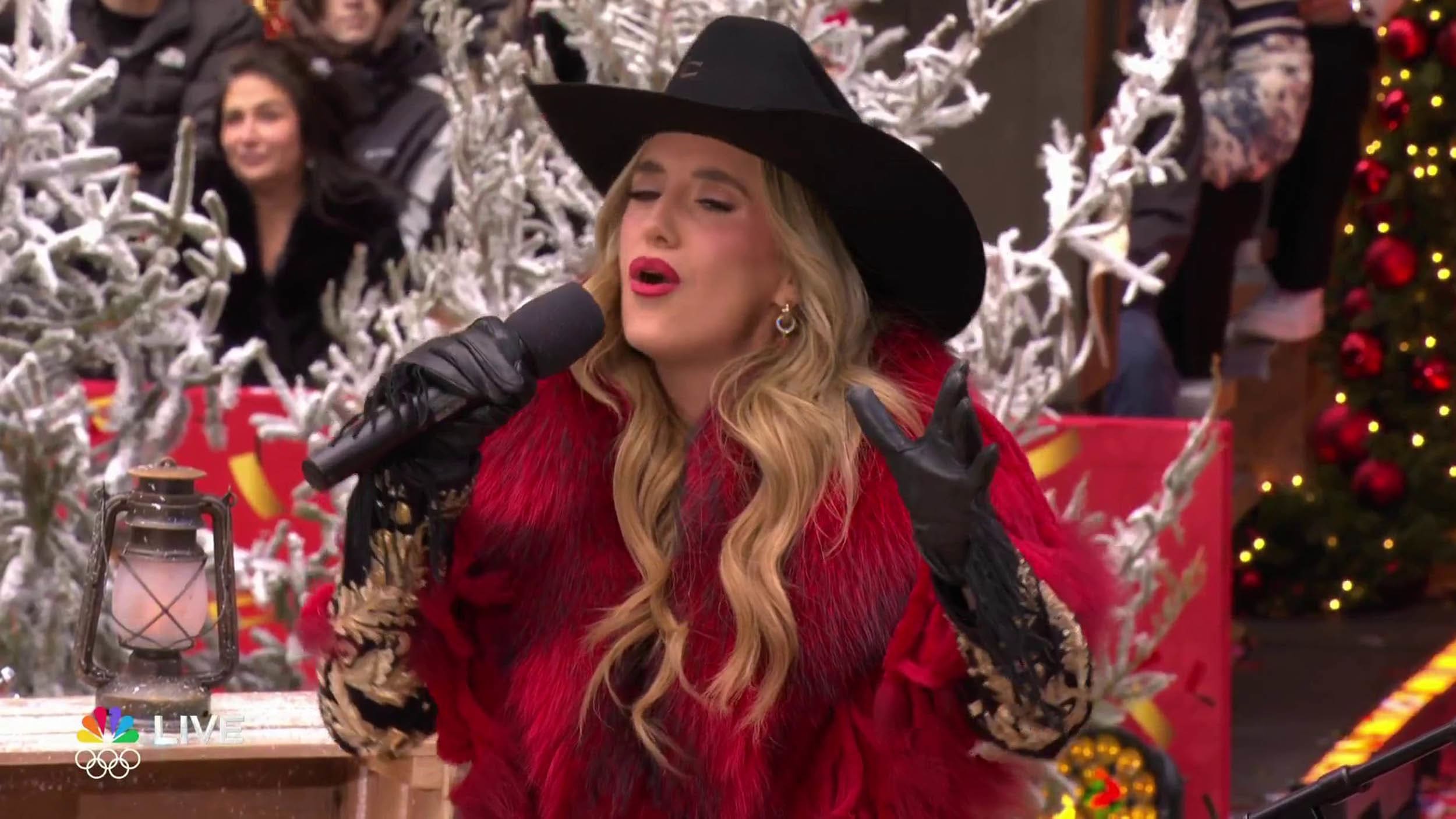 Macy’s Thanksgiving Day Parade 2025 live updates: See photos from NYC ...
