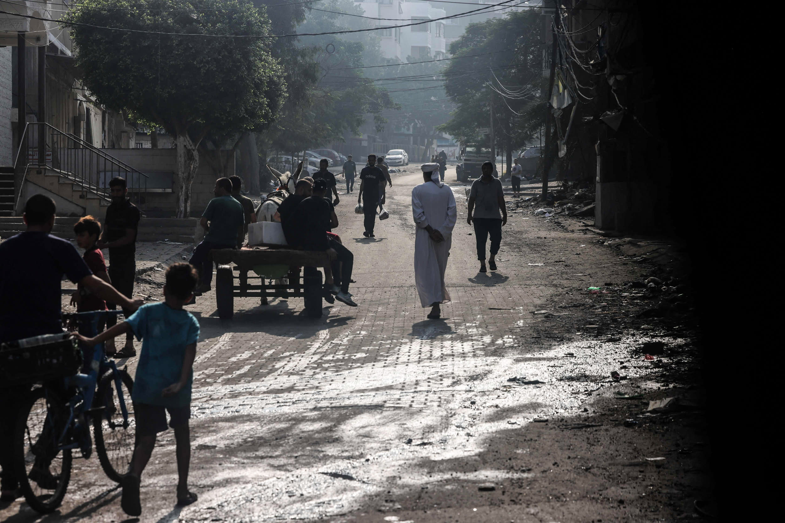 Airstrikes pound Gaza as Israel expands ground operation