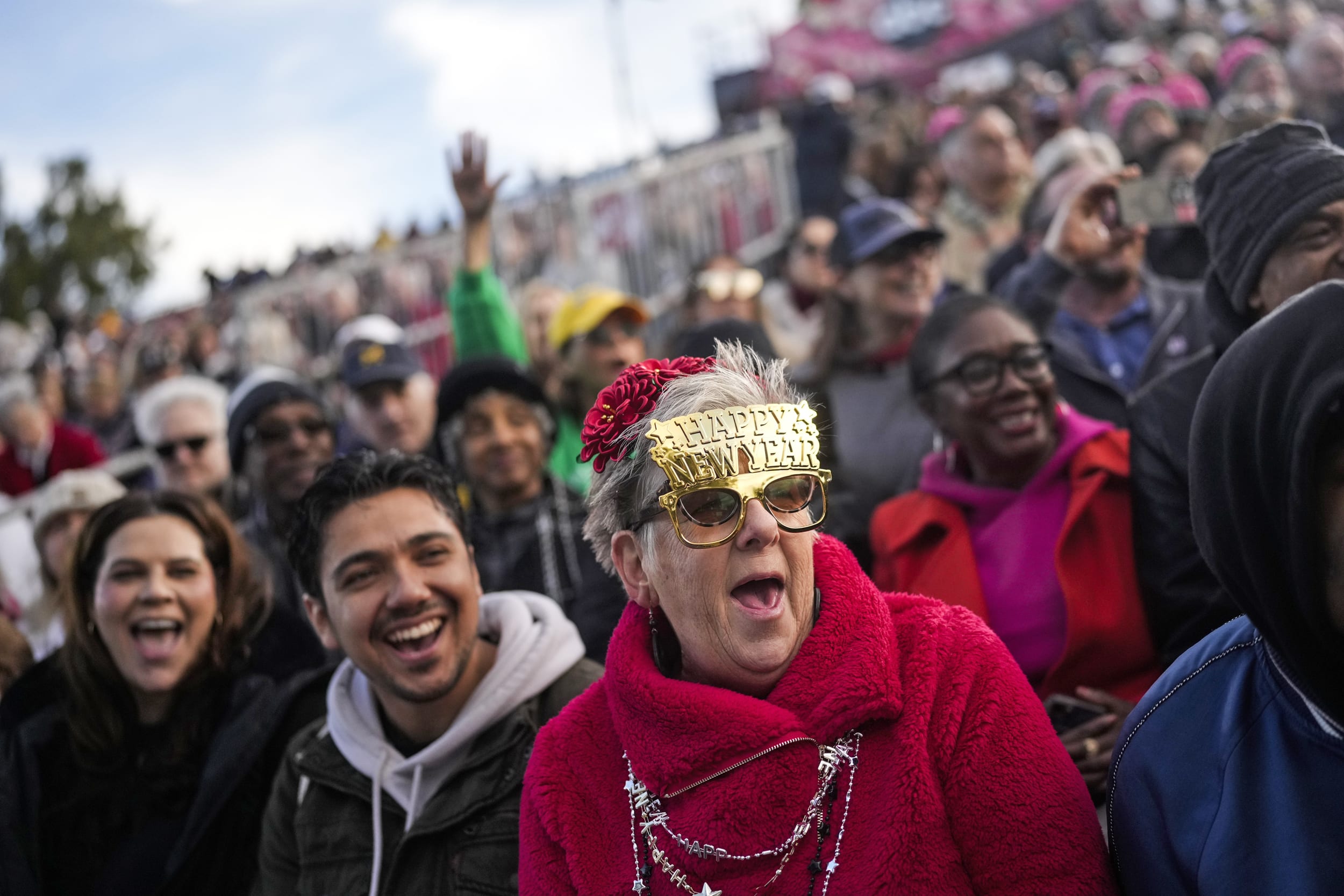 Rose Parade 2024 live updates: Follow the floats, performances ...