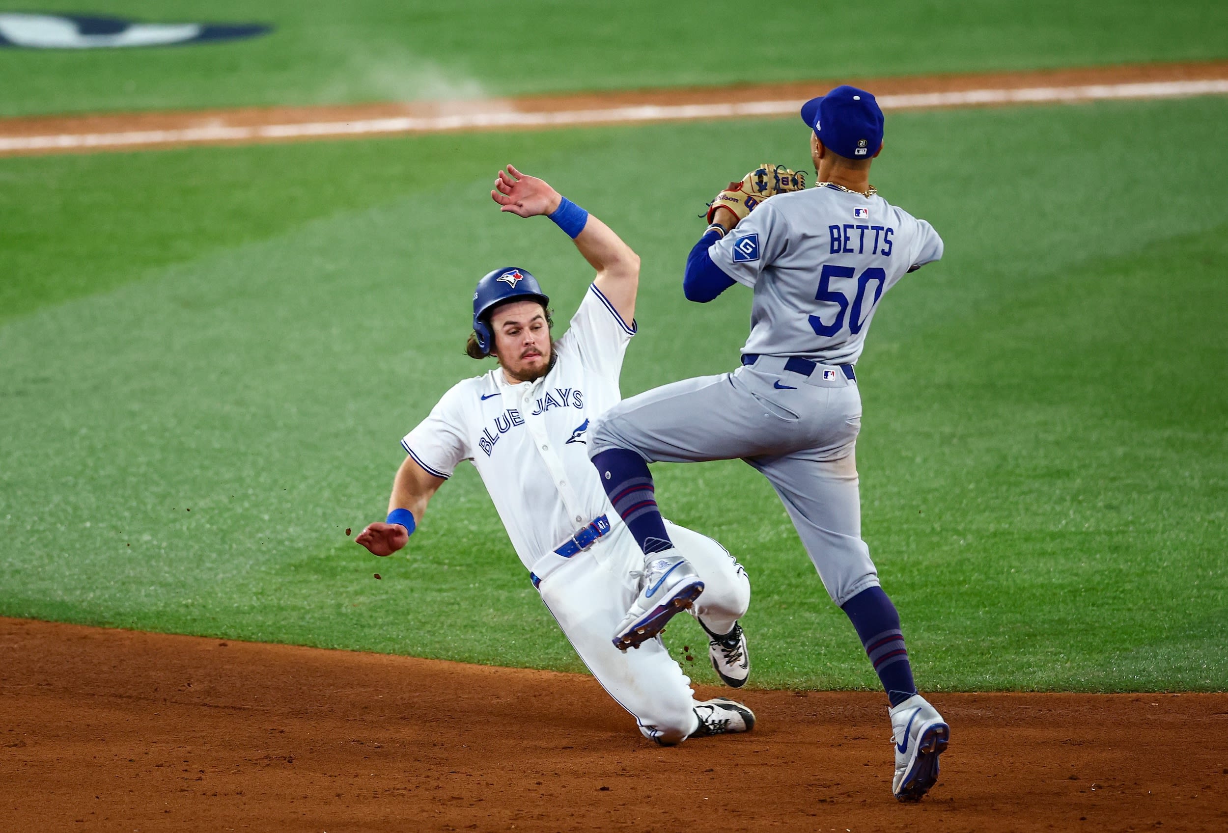 Dodgers win Game 7 in extra-inning thriller to claim second straight ...