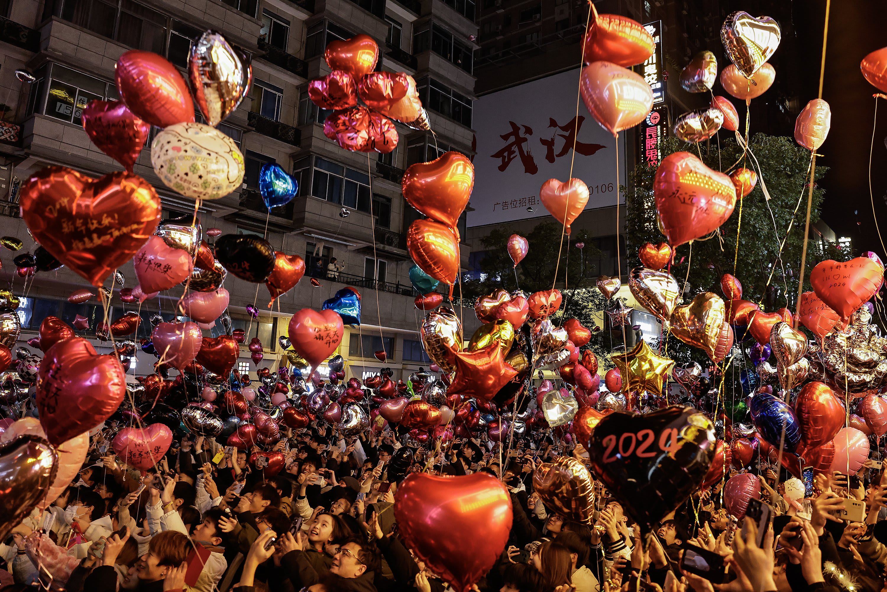New Years Eve 2024: Follow worldwide celebrations as they happen