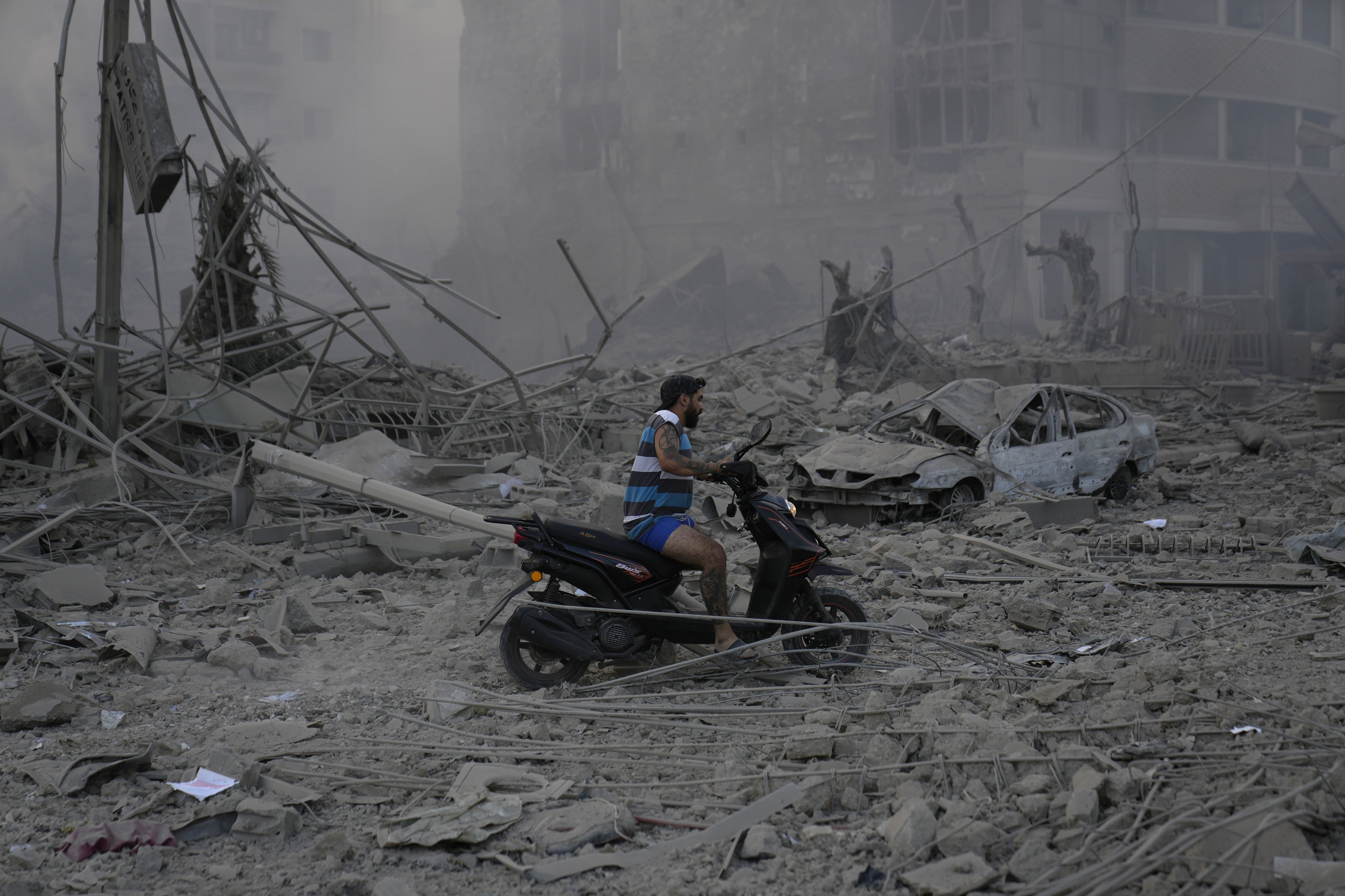 Israel braces for Hamas rockets; Beirut faces heavy bombardment