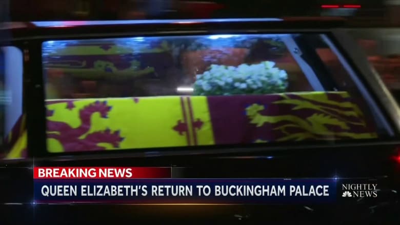 Queen Elizabeth’s coffin arrives at Buckingham Palace