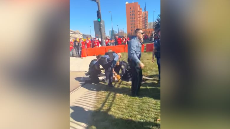 Kansas City Chiefs parade shooting: Police confirm events that led to ...