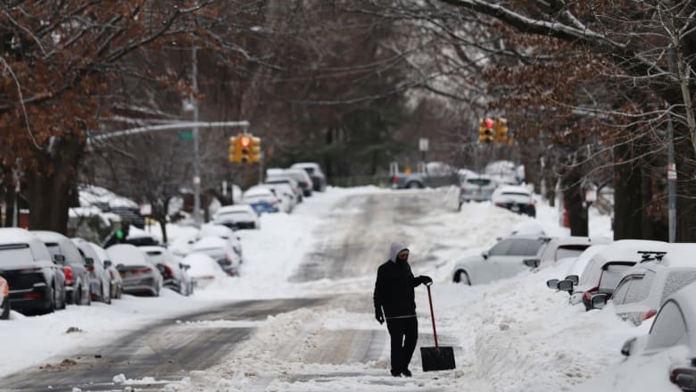 Winter storm live updates: Death toll rises, flight cancellations ...