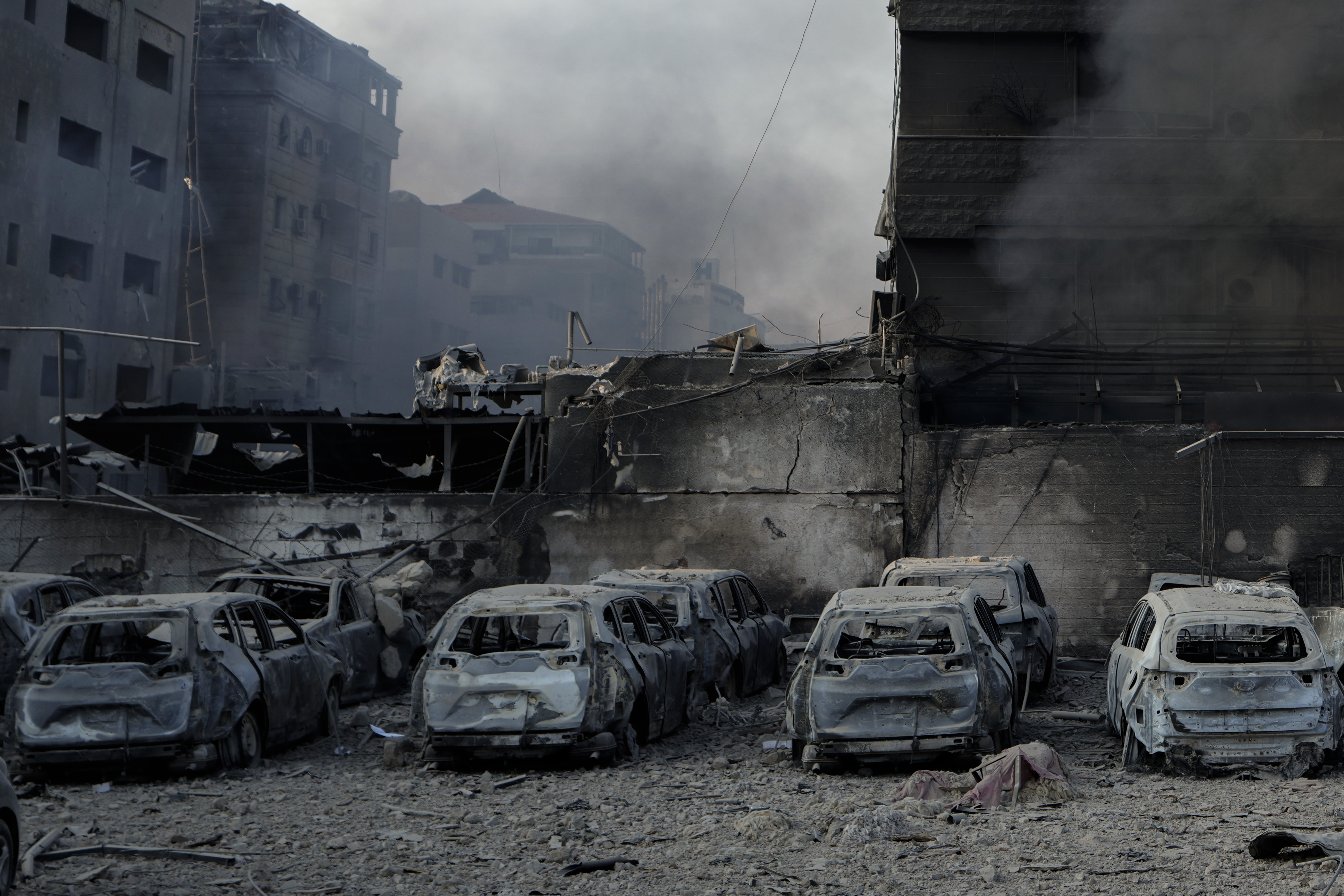 Israel braces for Hamas rockets; Beirut faces heavy bombardment
