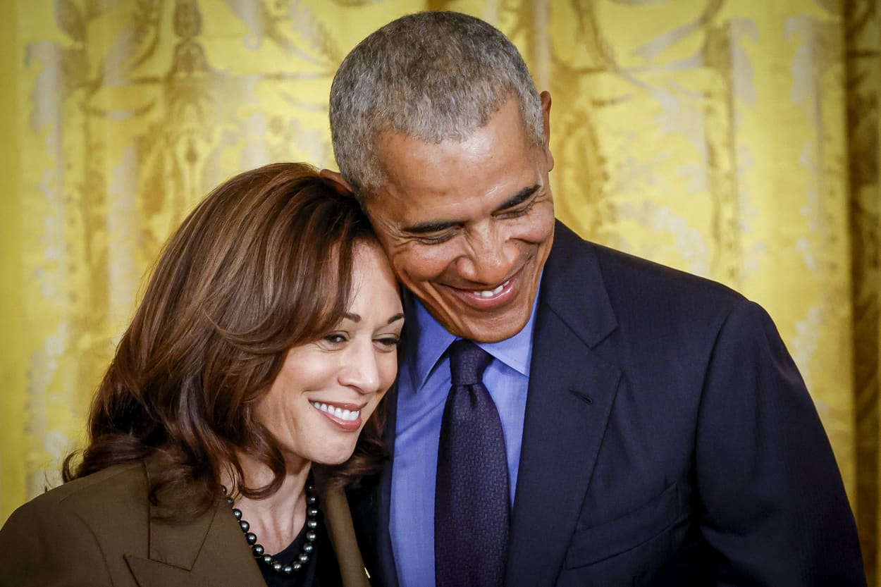 Los Obama apoyan a Harris en el segundo día de la Convención Demócrata ...