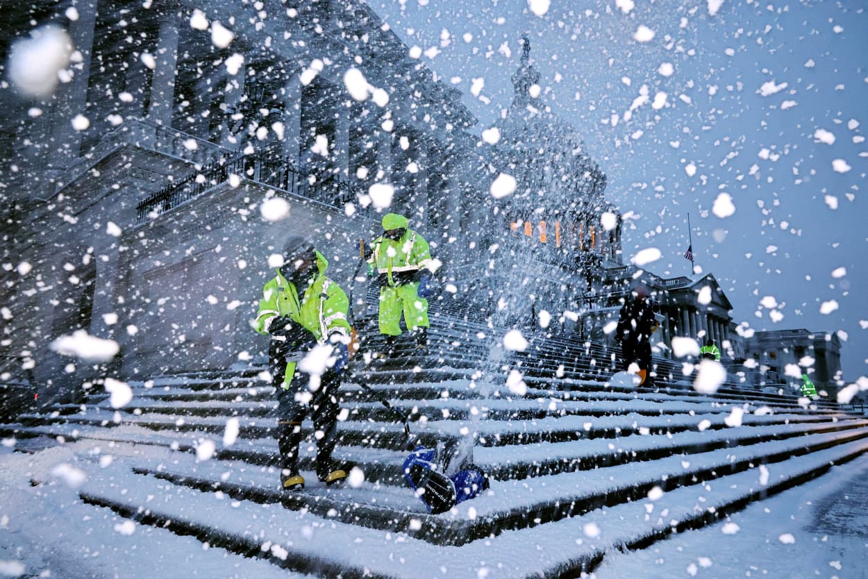 Winter storm: At least 4 dead as heavy snow and ice create dire travel ...