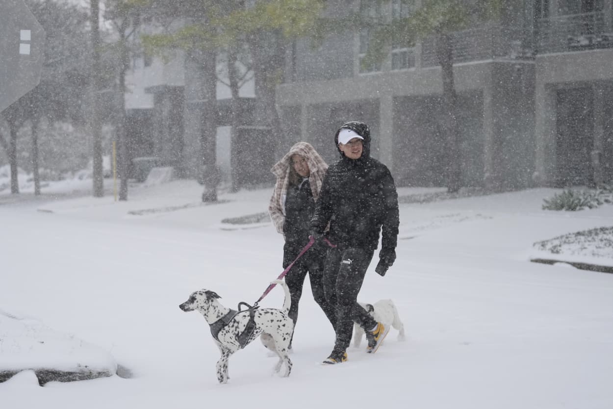 Snow falls in Houston and New Orleans as rare storm sweeps Gulf Coast