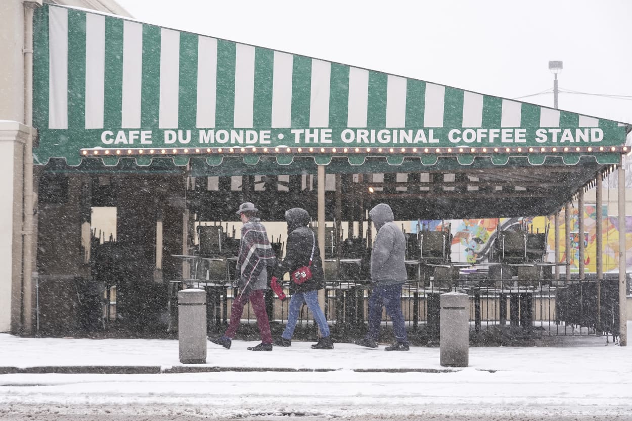 Winter storm: Snow and ice disrupt the Gulf Coast as freezing weather ...