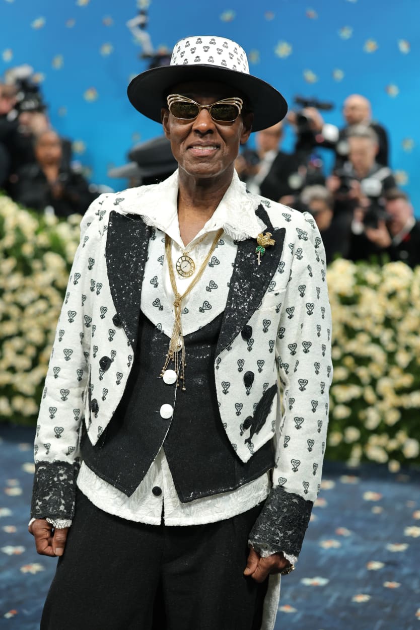 Met Gala 2025 red carpet highlights: Rihanna, Kim Kardashian, Cardi B ...