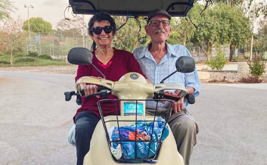 Hamas returns bodies of four hostages to Israel