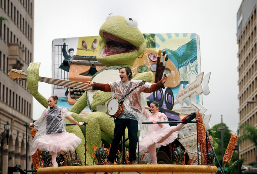 Rose Parade 2026 live updates: Floats, performances, and celebs