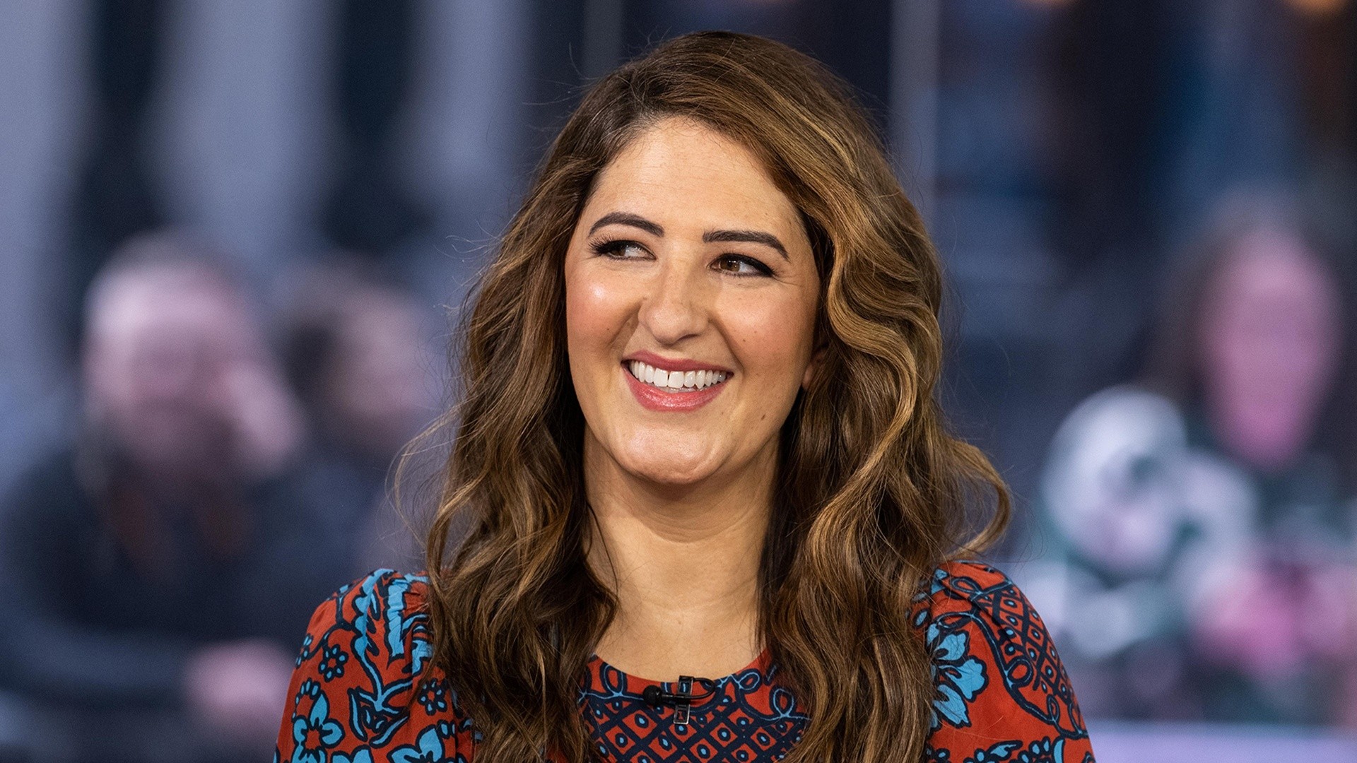 D’Arcy Carden talks ‘Shotgun Wedding,’ winning baking show