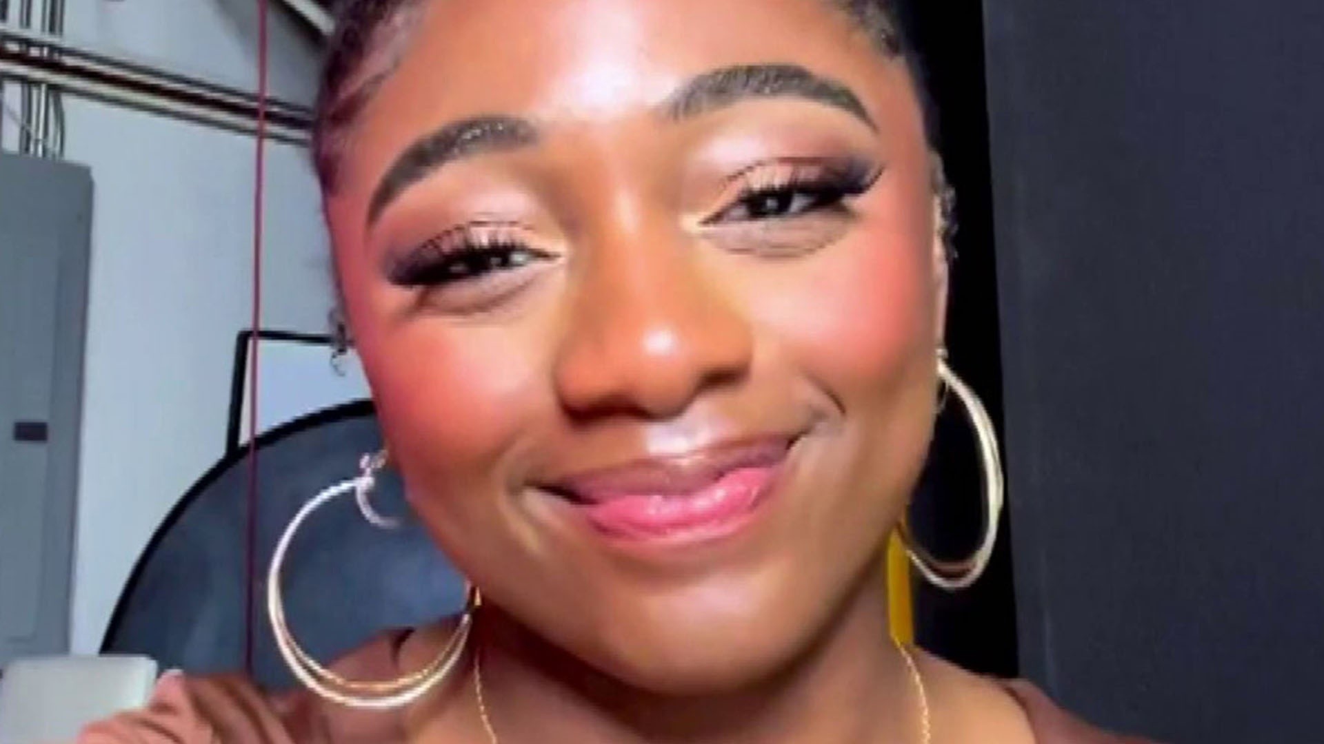 Samara Makeup Facebook | Saubhaya Makeup