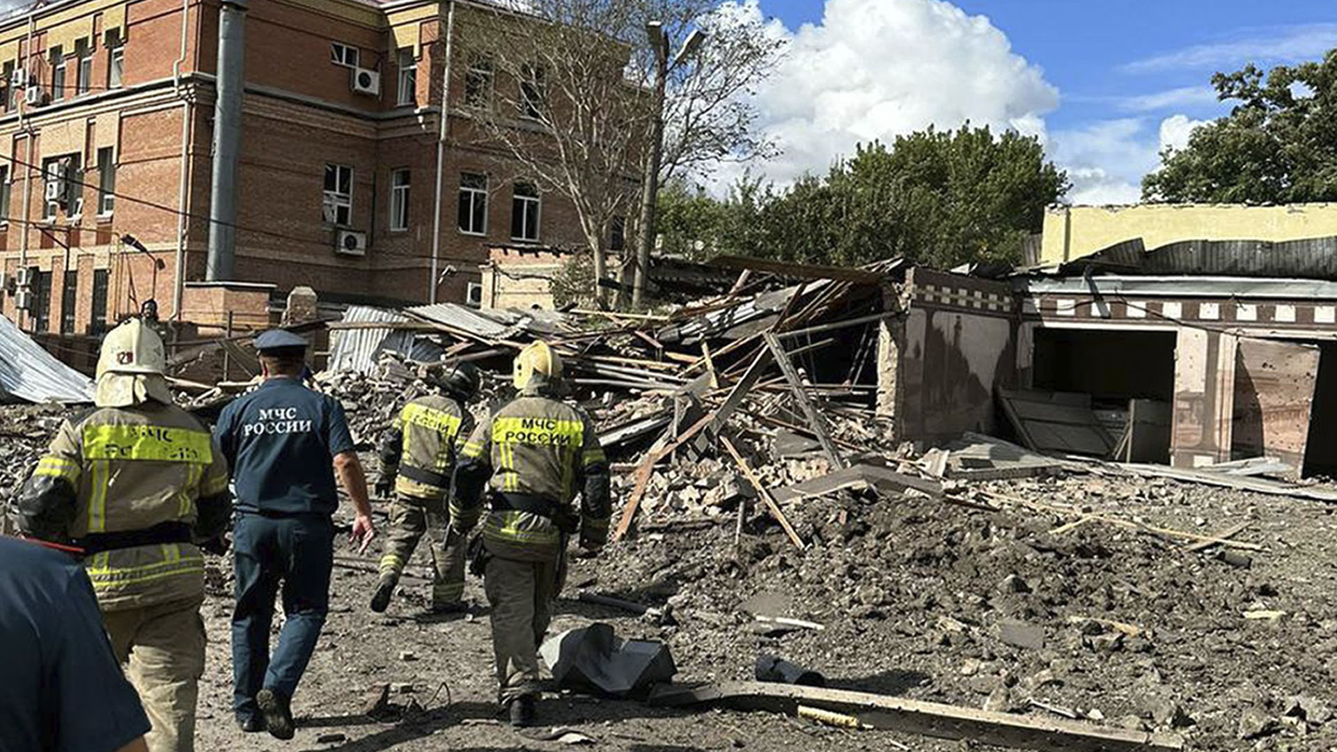 ‘Everything is destroyed’: Amateur video shows explosion site in Taganrog