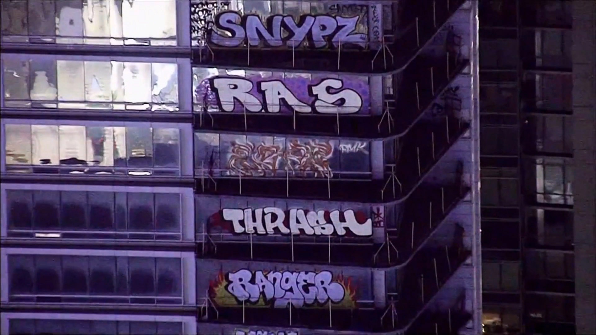 Taggers vandalize around 30 floors of a Los Angeles high-rise