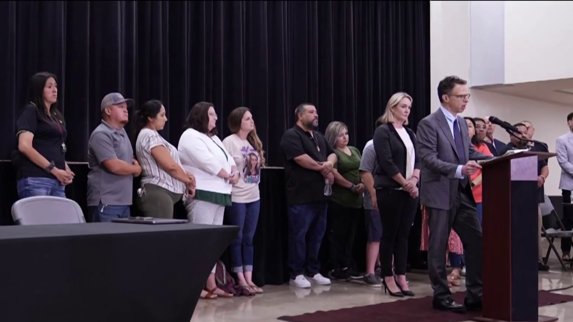 Families of Uvalde victims announce $500 million lawsuit against police
