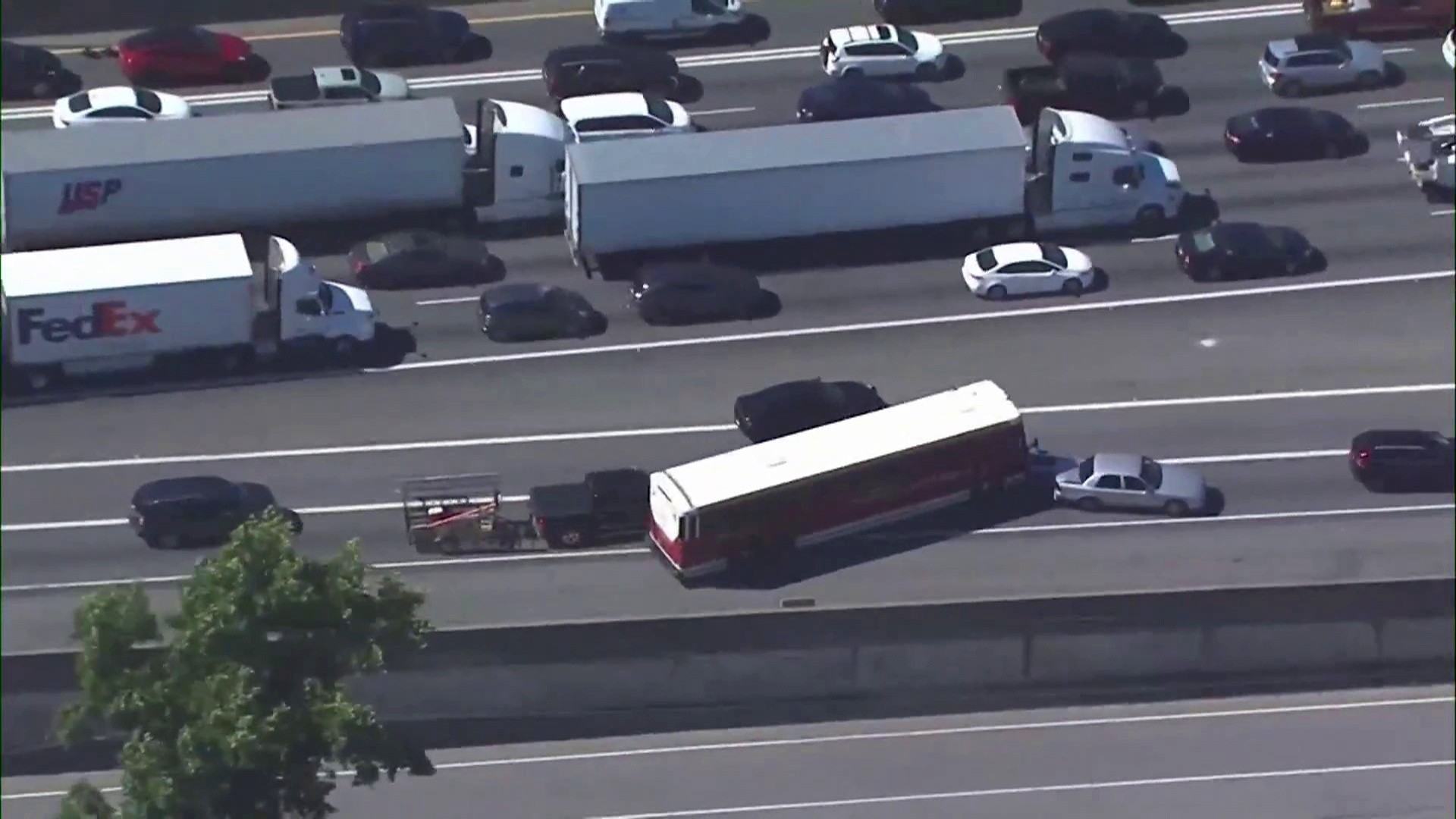 Gunman hijacks public bus in Atlanta, killing 1