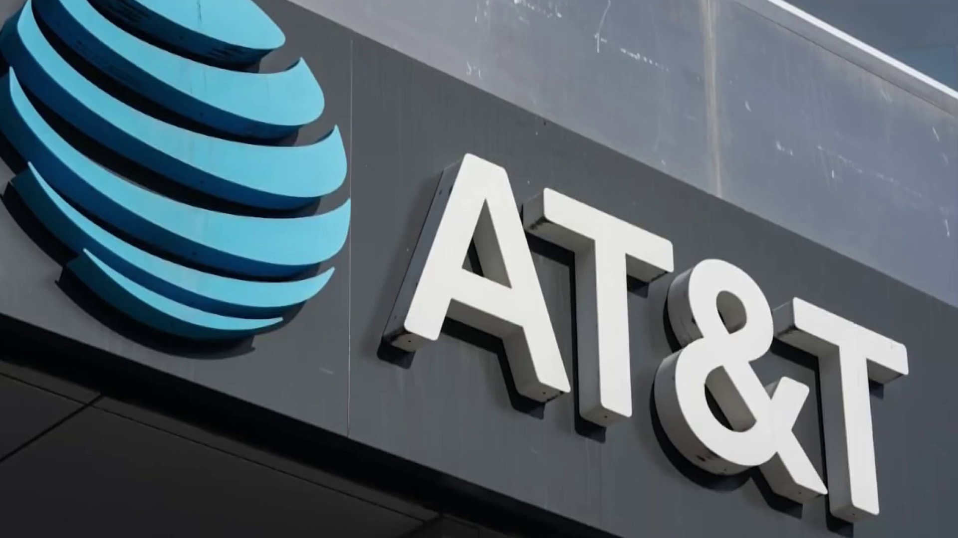 Hackers steal AT&T phone and text records of nearly all cellular customers