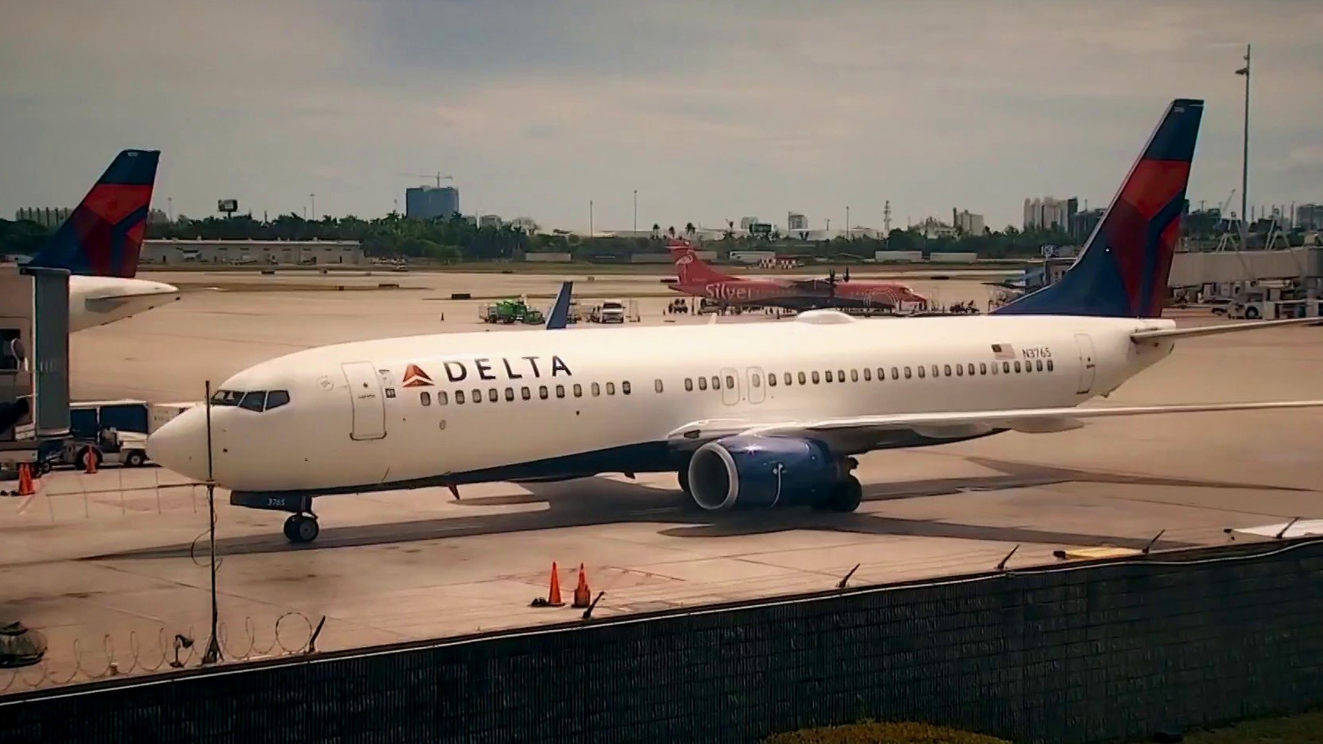 Flight delays continue for Delta, four days after computer outage