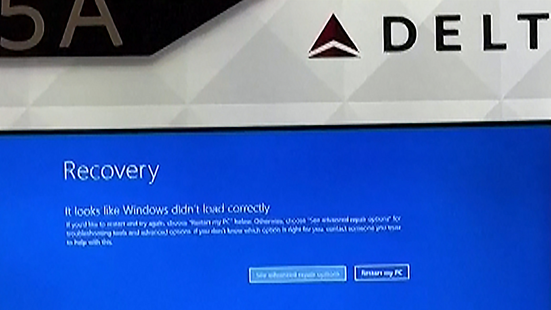 Worldwide computer outages cause chaos at Newark Airport