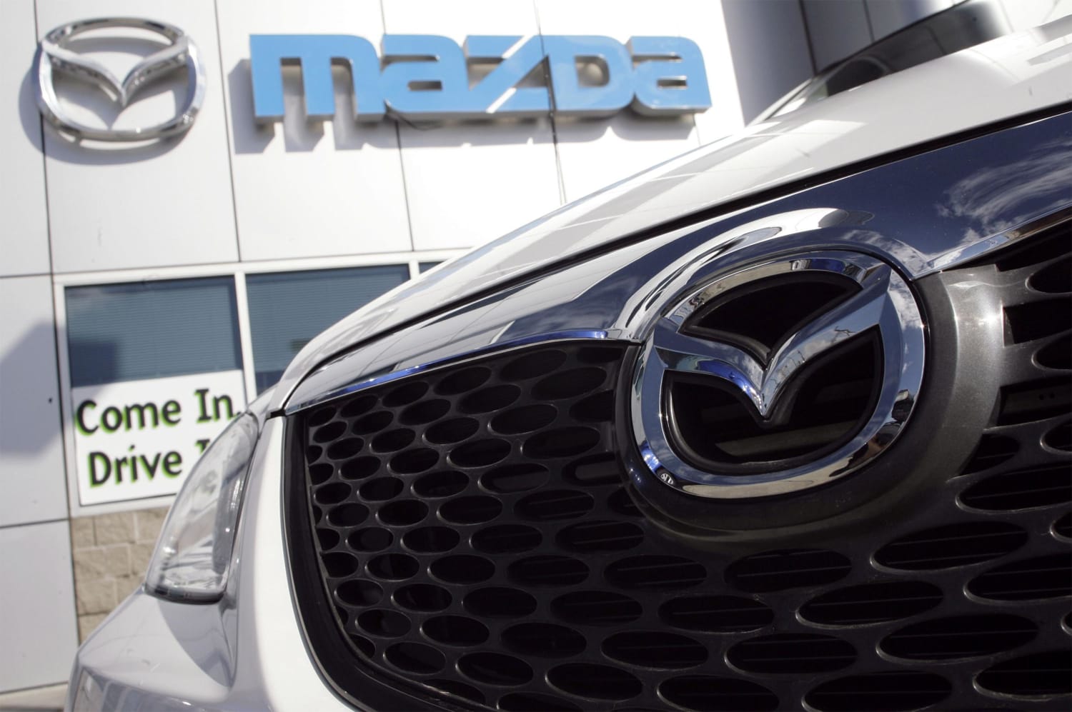 Logotipo De Mazda Drive For Good DESIGN｜INNOVATION｜MAZDA MOTOR