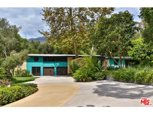 Tyler Posey And Miley Cyrus Tyler Posey Marries Singer Phem In Malibu