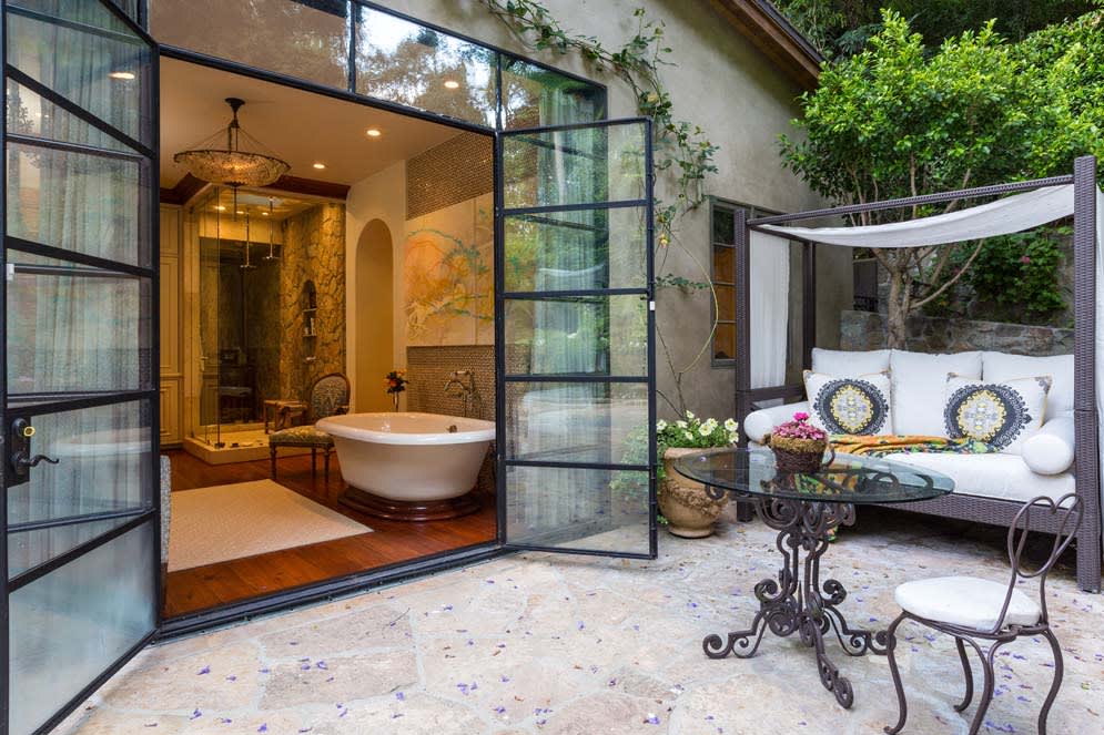 Jennifer Lopez House Veranda