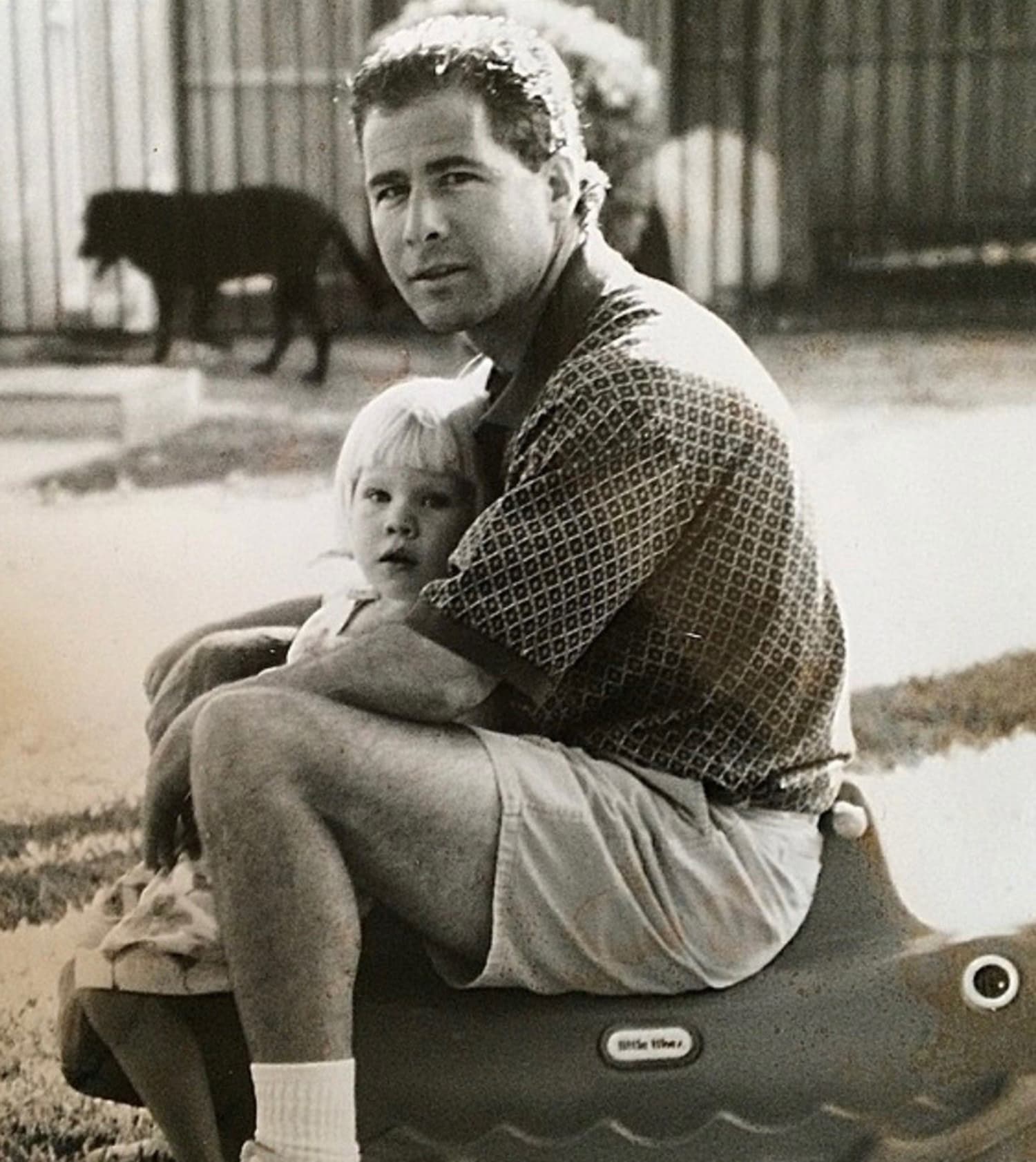 George Bush Comendo Bebe