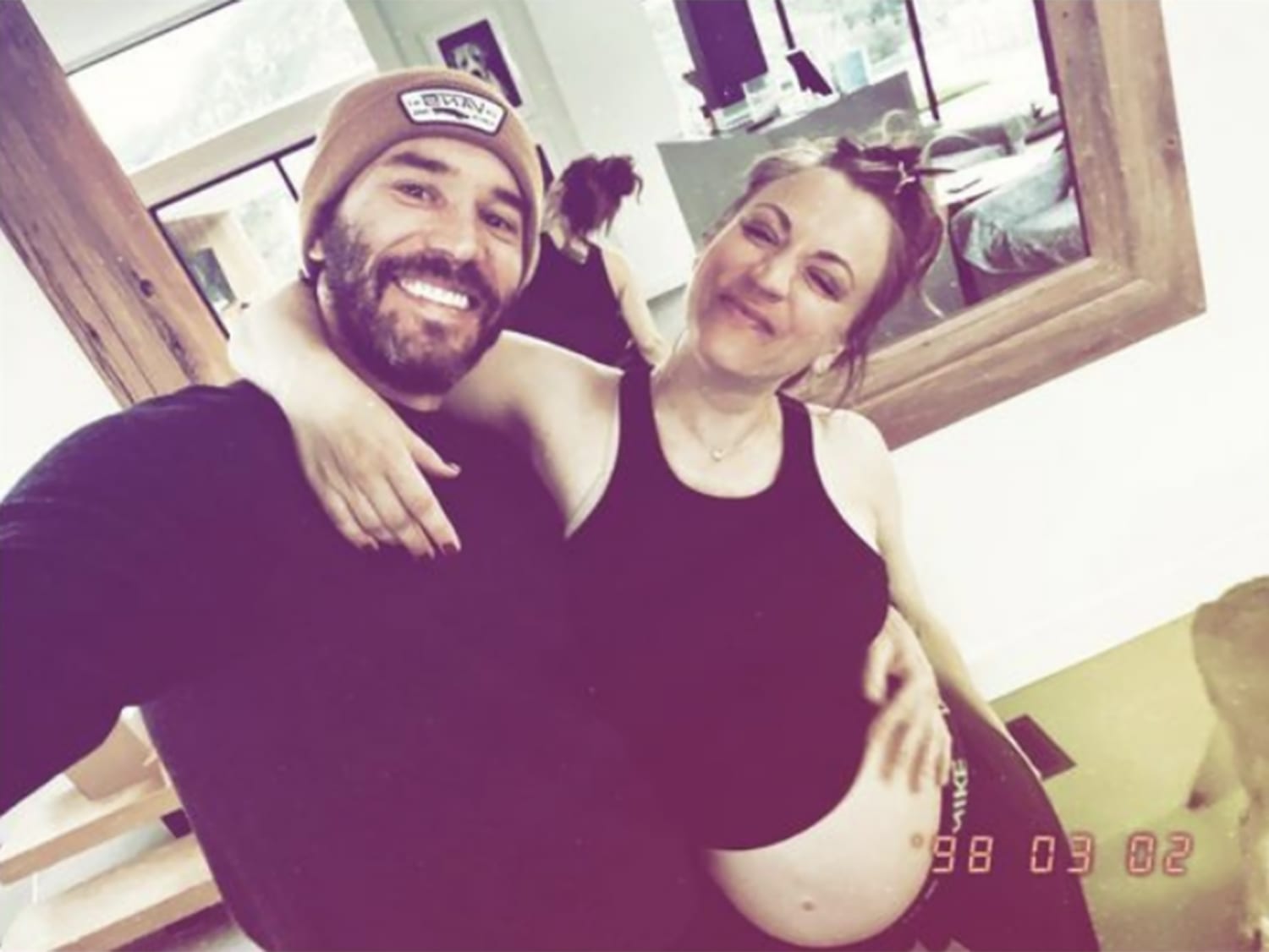 Kaley Cuoco Muscular Arms