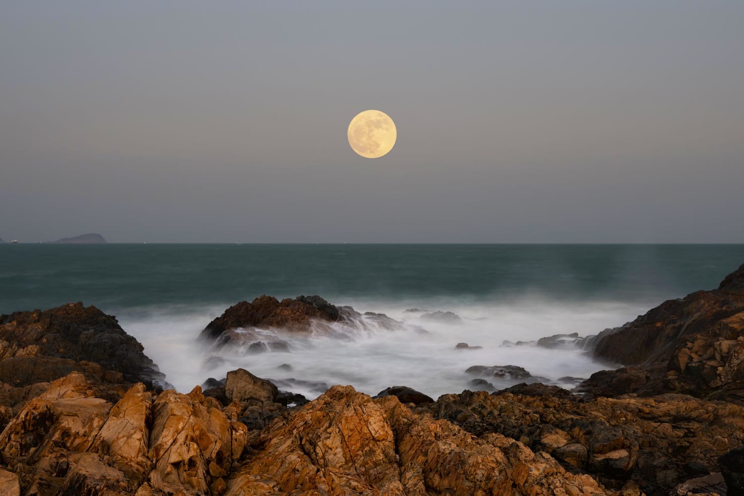 What July 2024's Full Moon In Capricorn Means For Your Sign