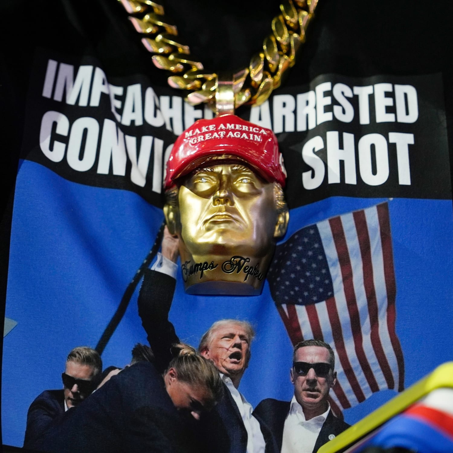 Photo gallery: All the looks from the RNC, from Trump sneakers to ear ...