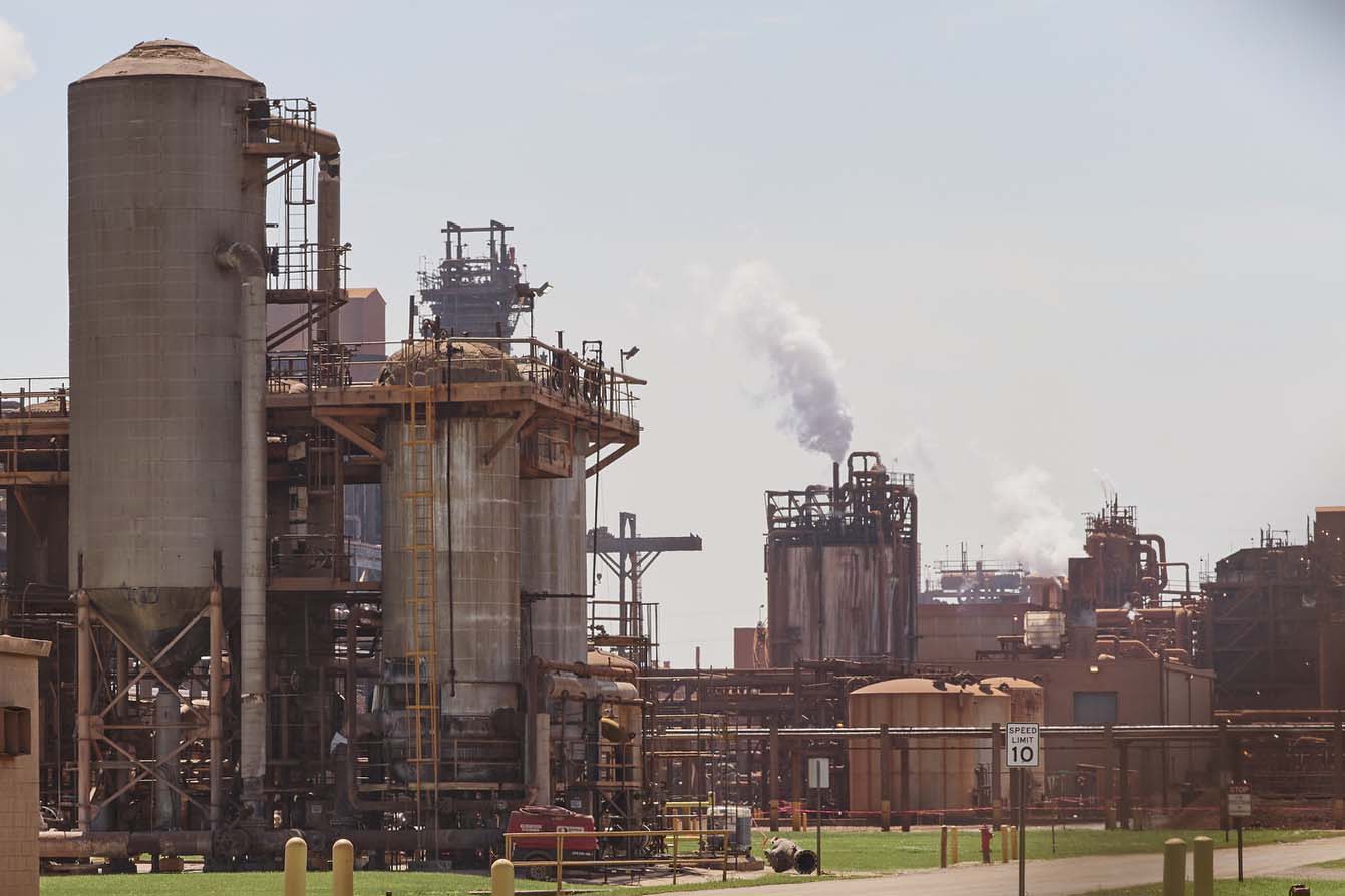 At America's last alumina refinery, a trade war spells trade-offs