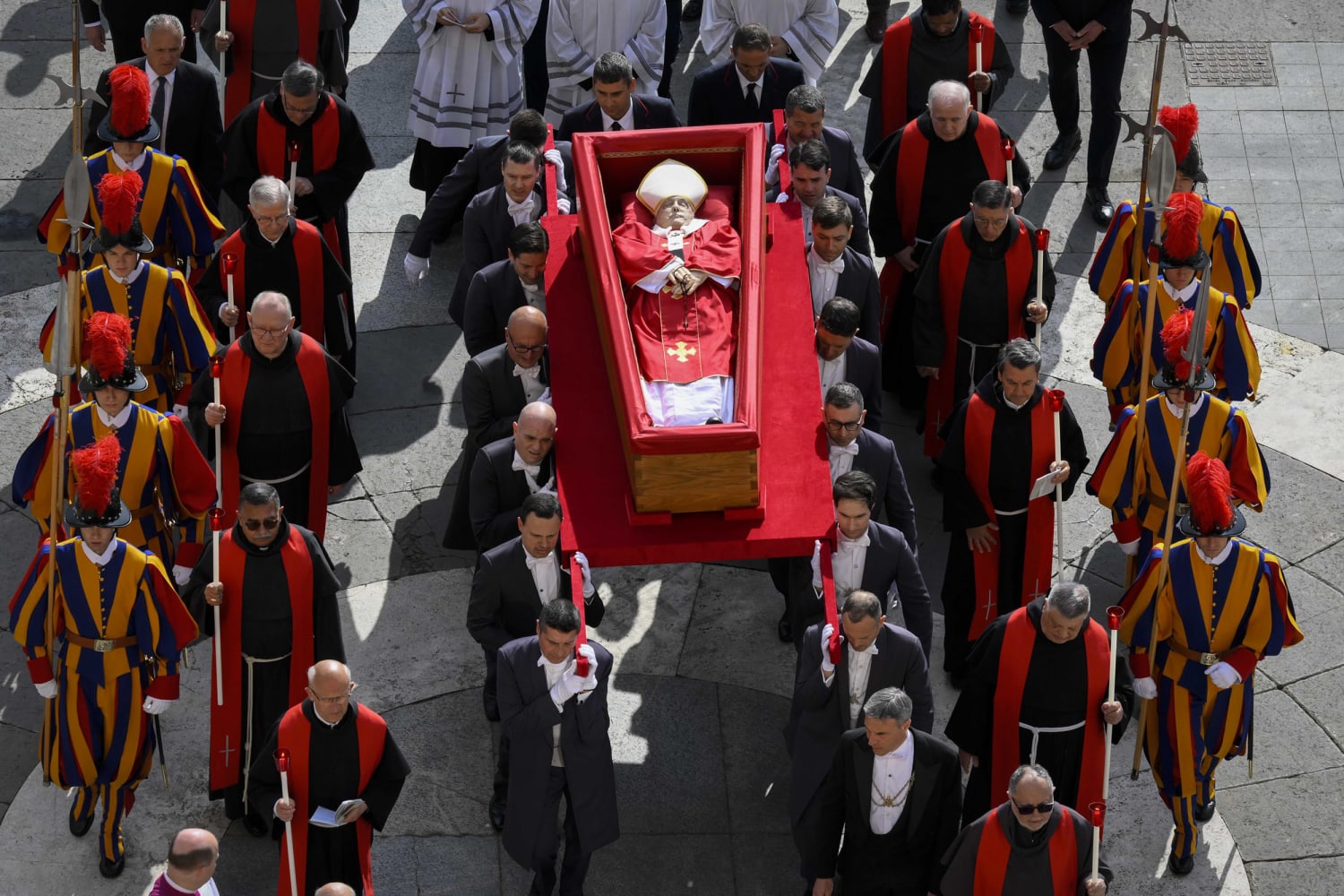 Photos: Procession brings Pope Francis to St. Peter's Basilica ahead of ...