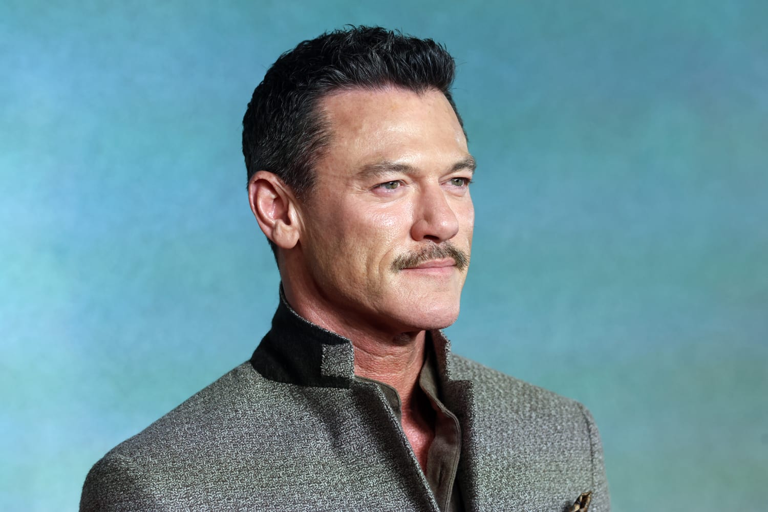 Luke Evans Os Imortais Luke Evans "Immortals" World Premiere Red