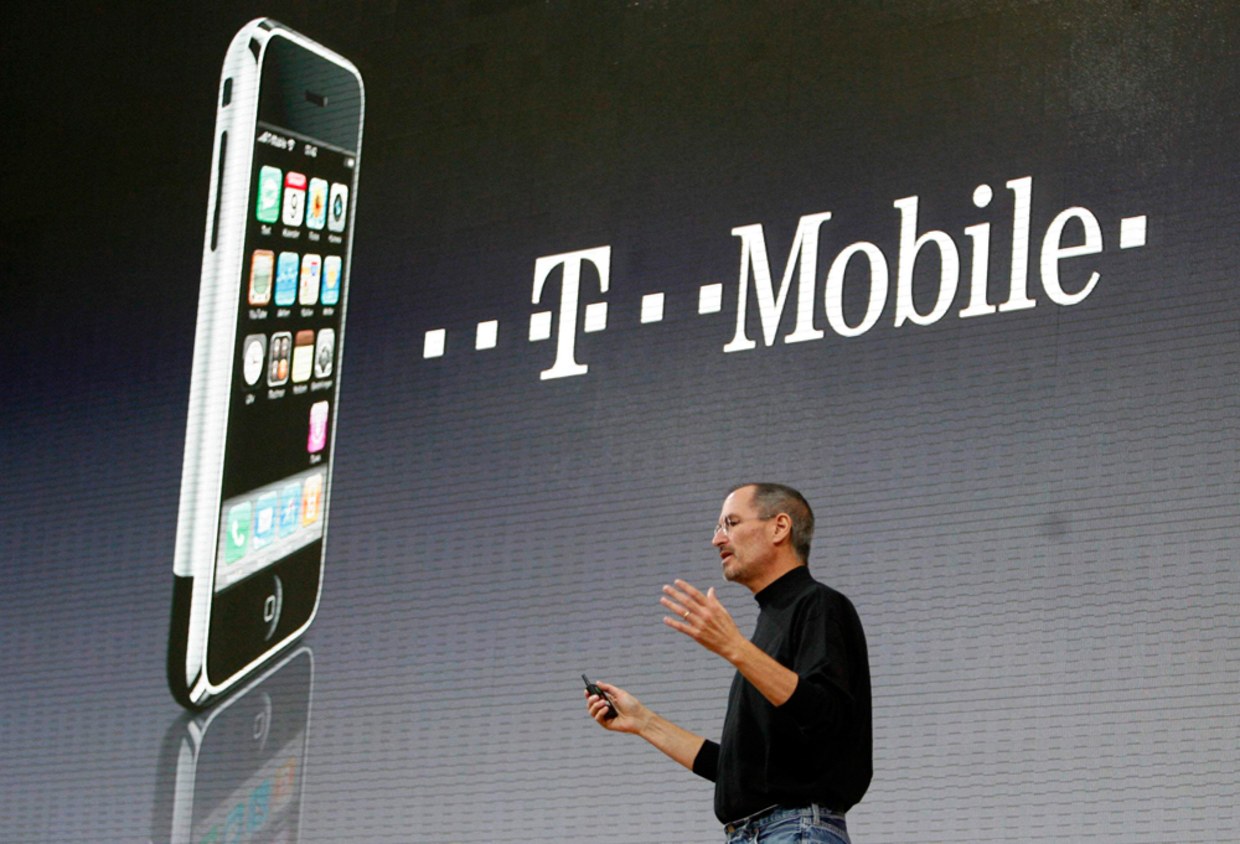 first iphone launch 2007