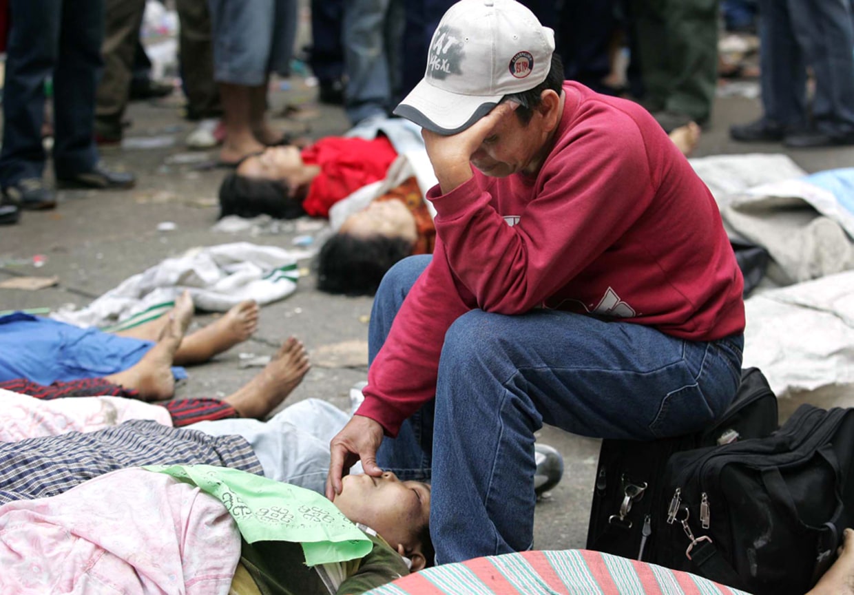 Wowowee Stampede An Audience Display A Placard Welcoming The Return Of