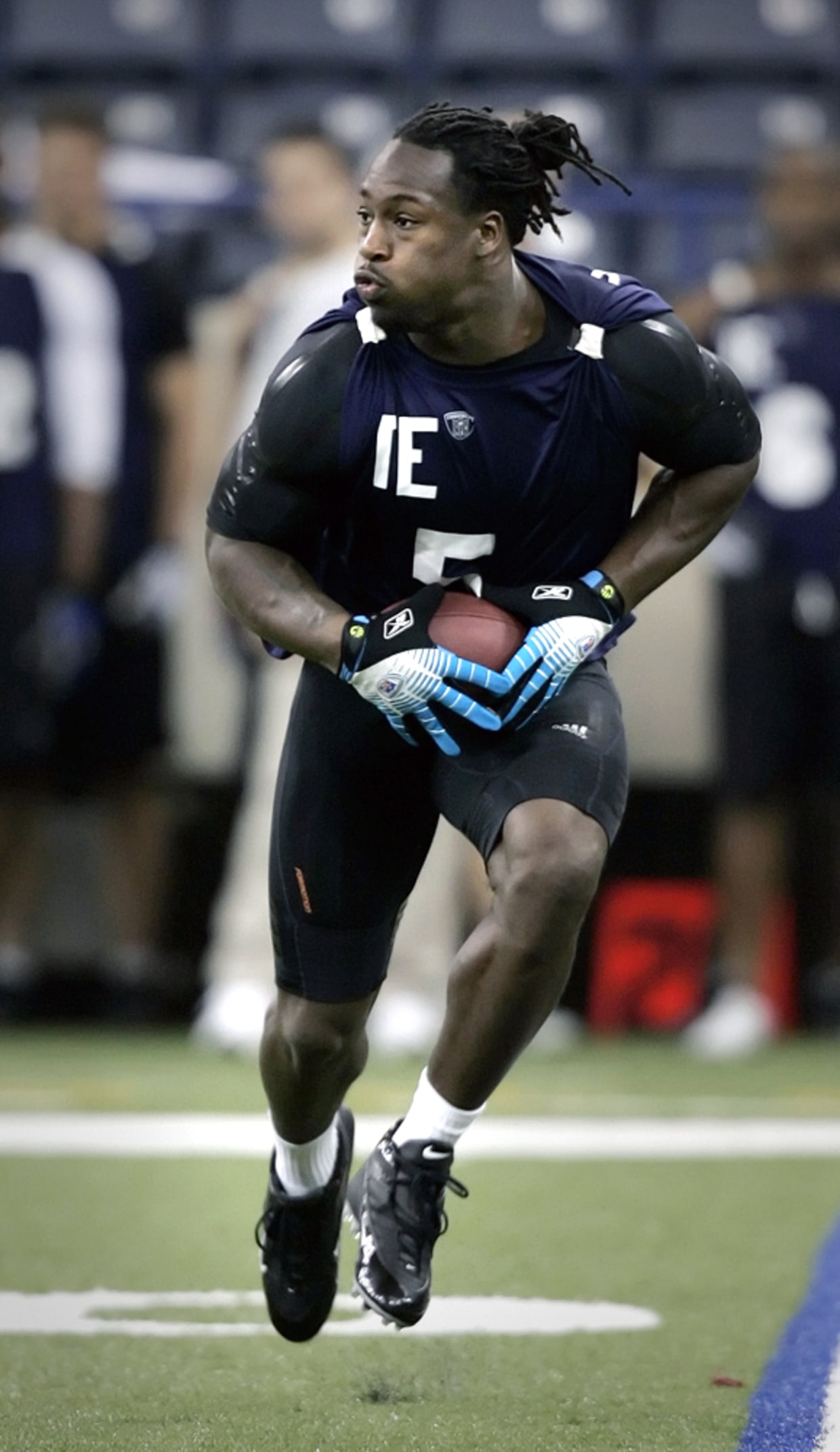 vernon davis position