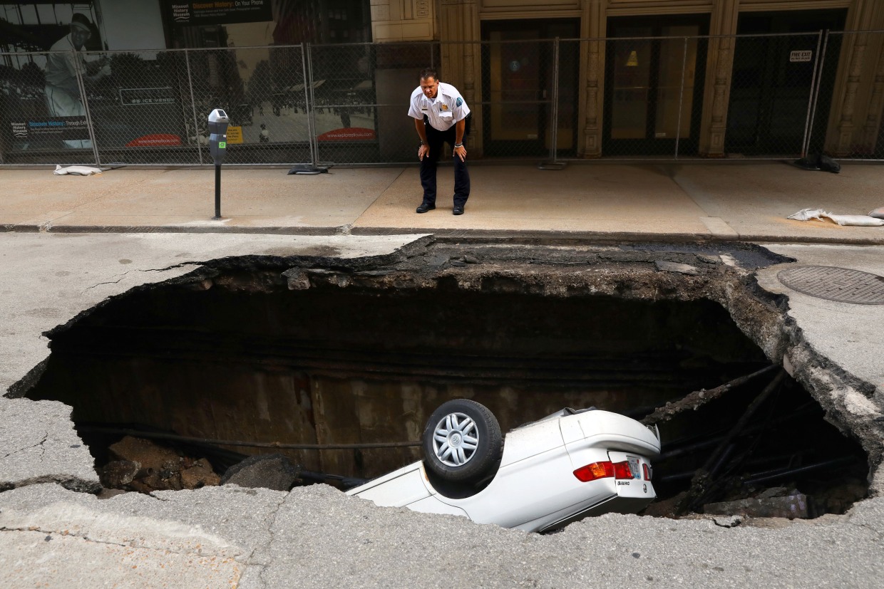 Car In Sink Hole Southport Sinkhole: Car Swallowed On Gold Coast