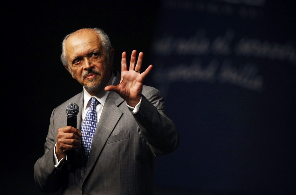 Mario Molina As Rivals Stand Silent, One Health Insurer Protests