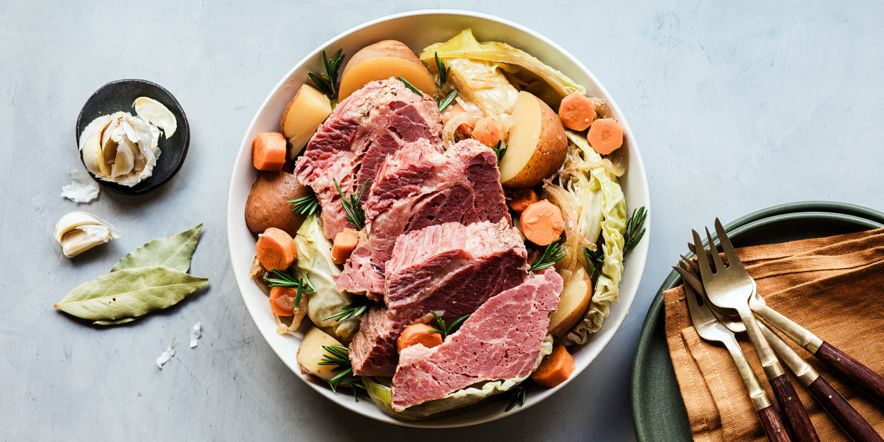 how to cook corned beef in slow cooker with vinegar