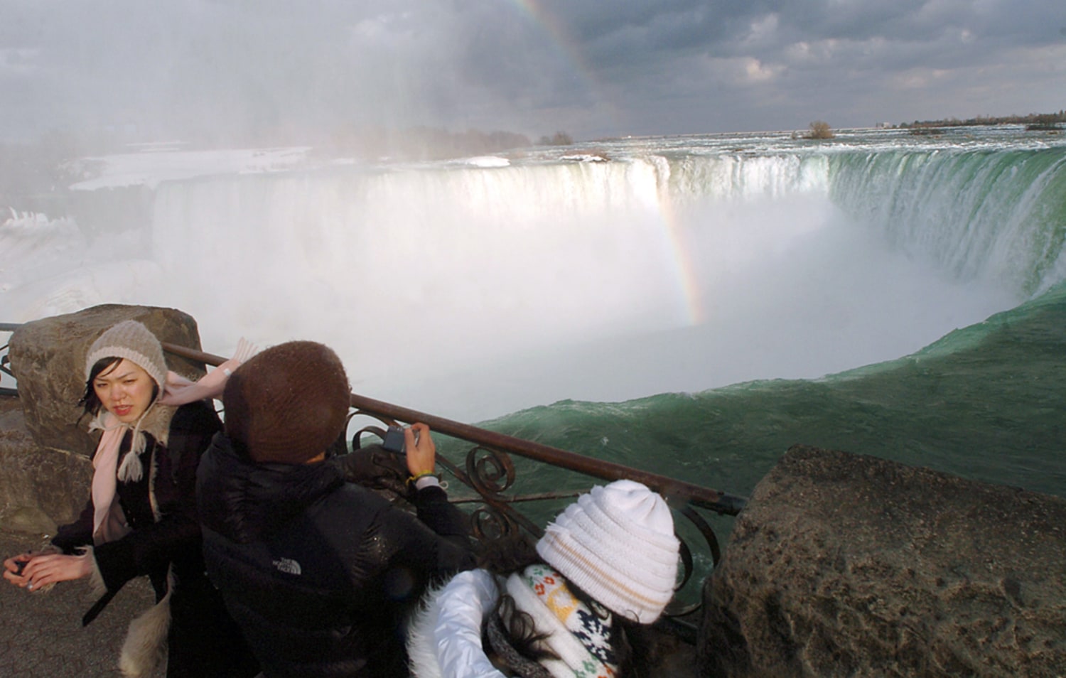Man Goes Over Niagara Falls