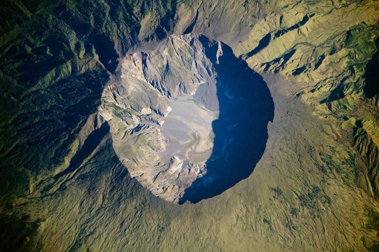 mega volcano
