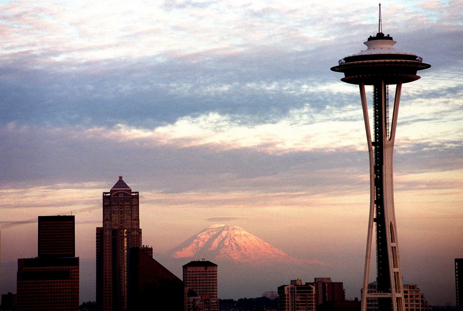 Mount Rainier Space Needle Fog Wraps Around The Space Needle In